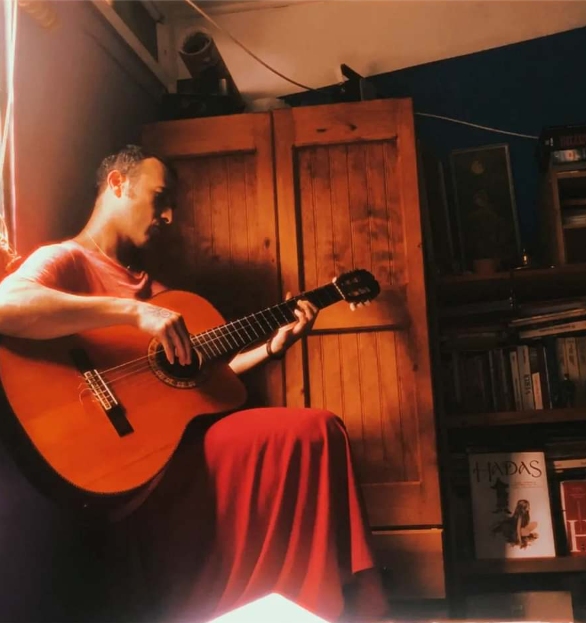 Angelo Escobar: El Cantautor chileno llega a la Sala Máster de Radio ...